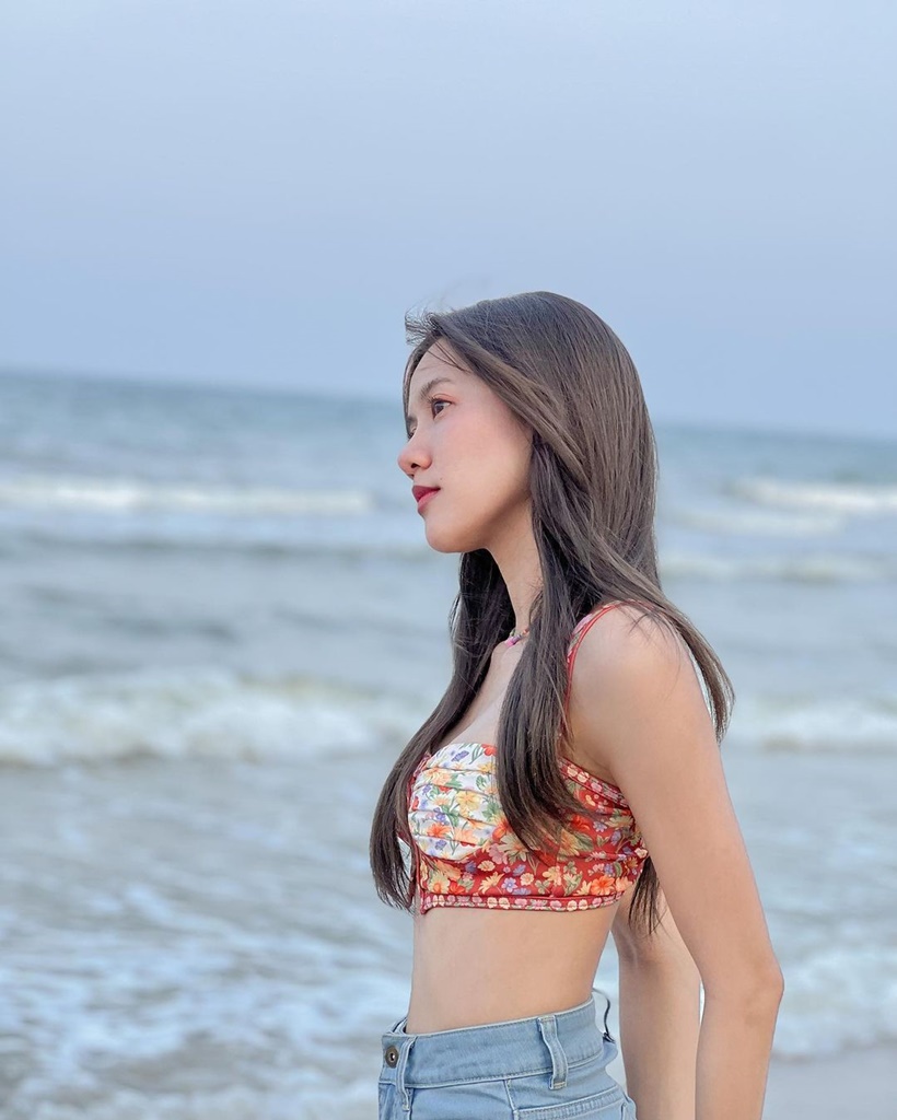 น้ำหนึ่ง BNK แจกความสดใส นุ่งเอวลอย ที่แอบเซ็กซี่เบา ๆ